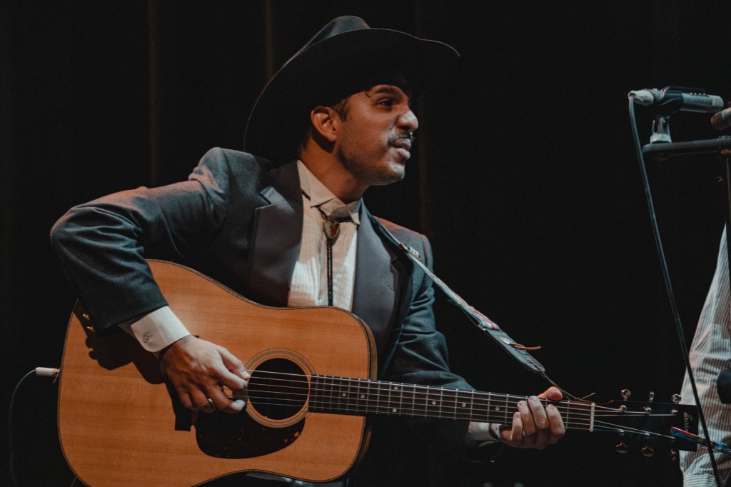 Libertad Musical y Cultural: La Historia de Mario WHY – Vozes de Expresión